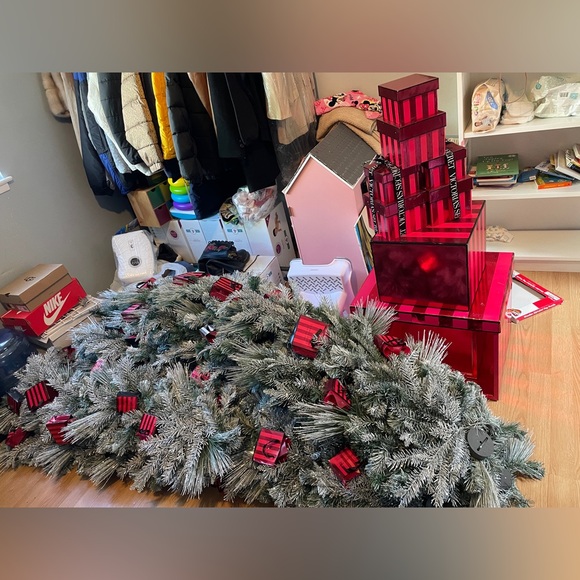 Victoria's Secret | Holiday | 29 Rare Victorias Secret Display Garland ...